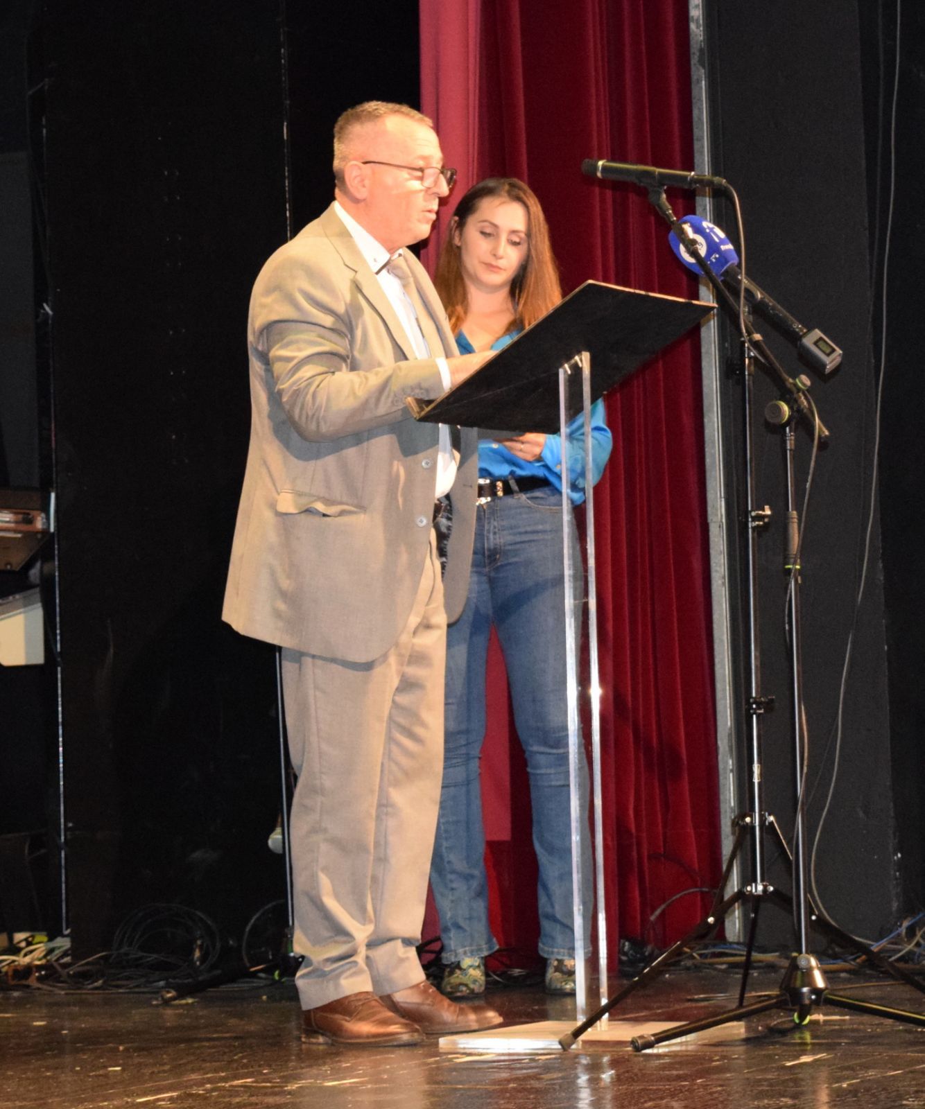 ALBANSKI PJEVAČI I PLESAČI ODUŠEVILI PUBLIKU NA DANIMA ALBANSKE KULTURE ...